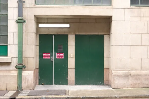 Fire Door - Englisch.net